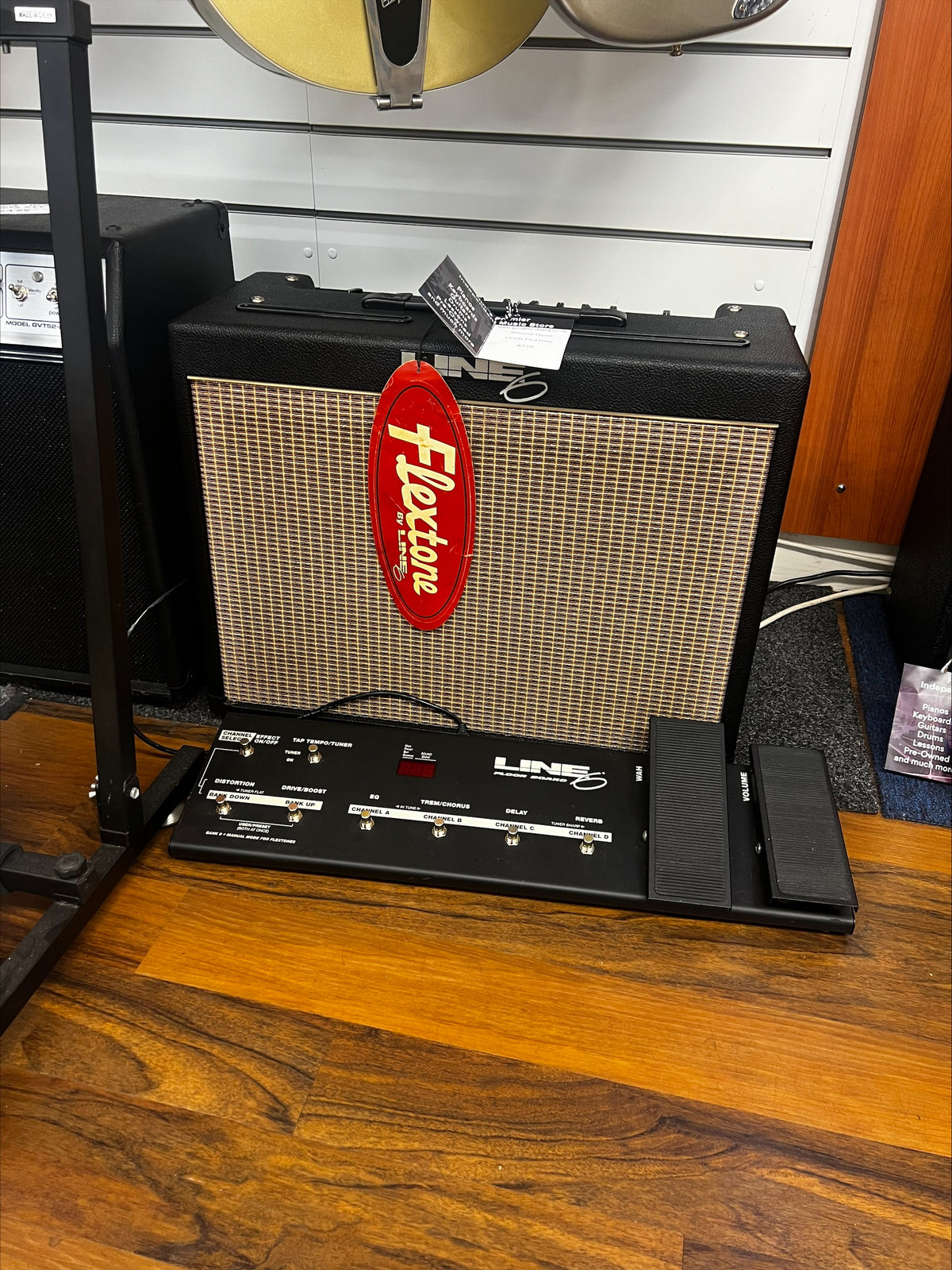Second Hand Line 6 Flextone Plus 60 Watt Amp and floorboard — Gough & Davy