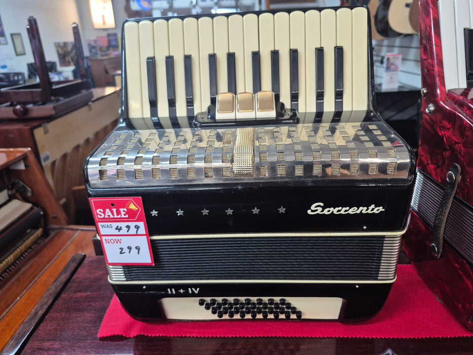 Second Hand Sorrento 32 Bass Accordion — Gough & Davy